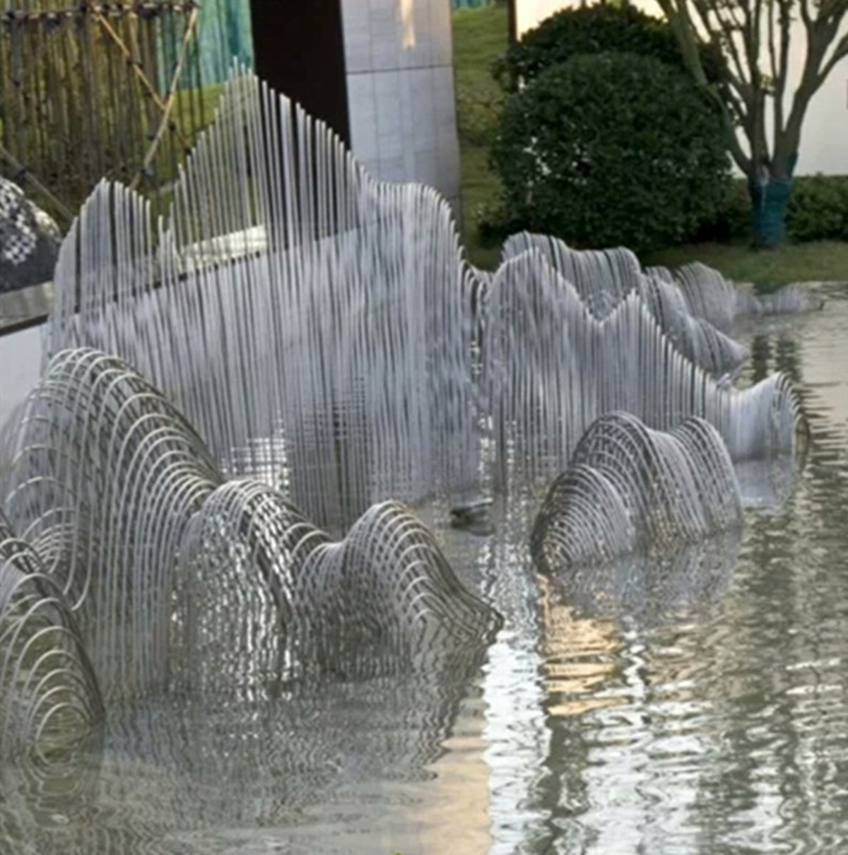 不锈钢假山水景雕塑/东方韵艺术雕塑/白钢艺术造型制作