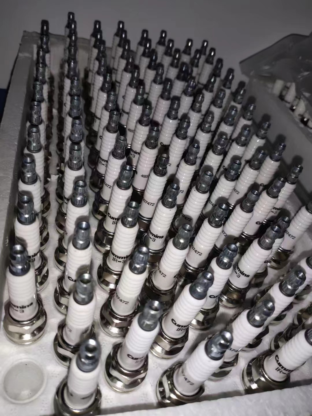 Cummins康明斯火花塞4955850-搜了网