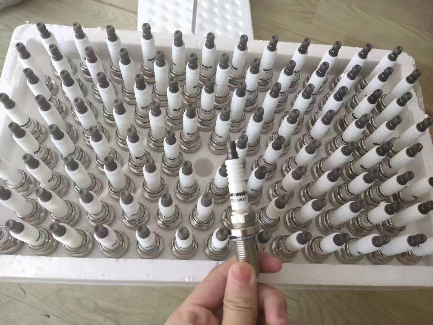 Cummins康明斯火花塞4955850-搜了网