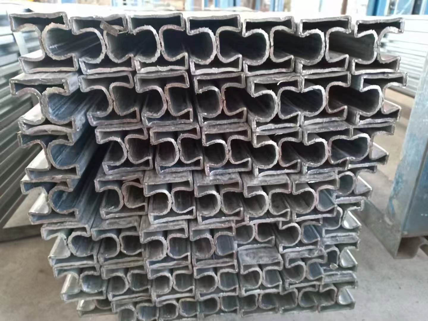 镀锌带凹型管尺寸，40*60双面凹槽管， 防腐耐蚀库存充足 -搜了网
